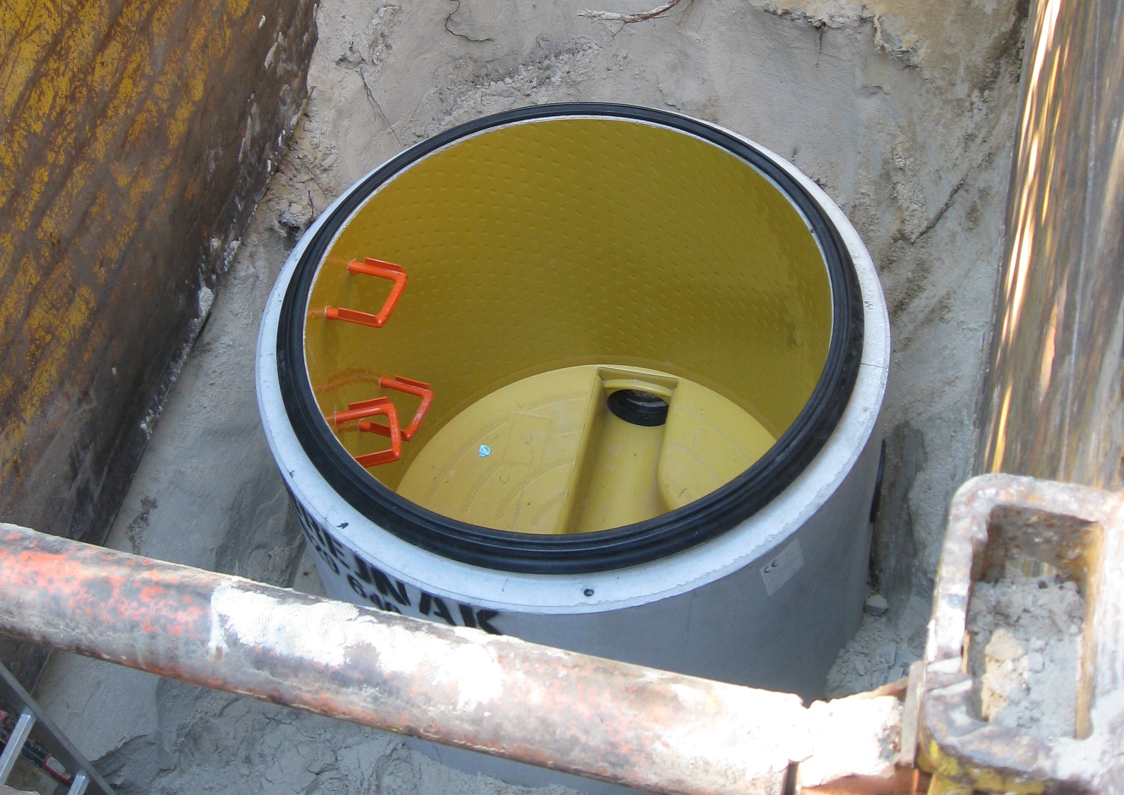 Manhole Base-Liners